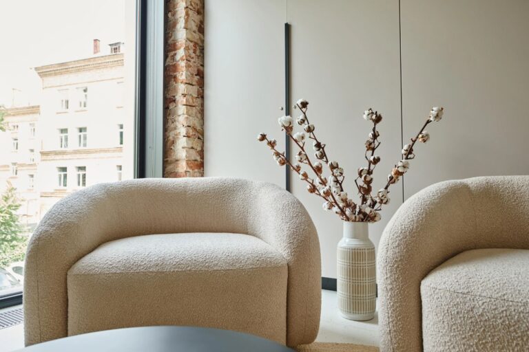 11 Ideas for a Minimalist Living Room (That Isn’t Boring!) - Explore ...